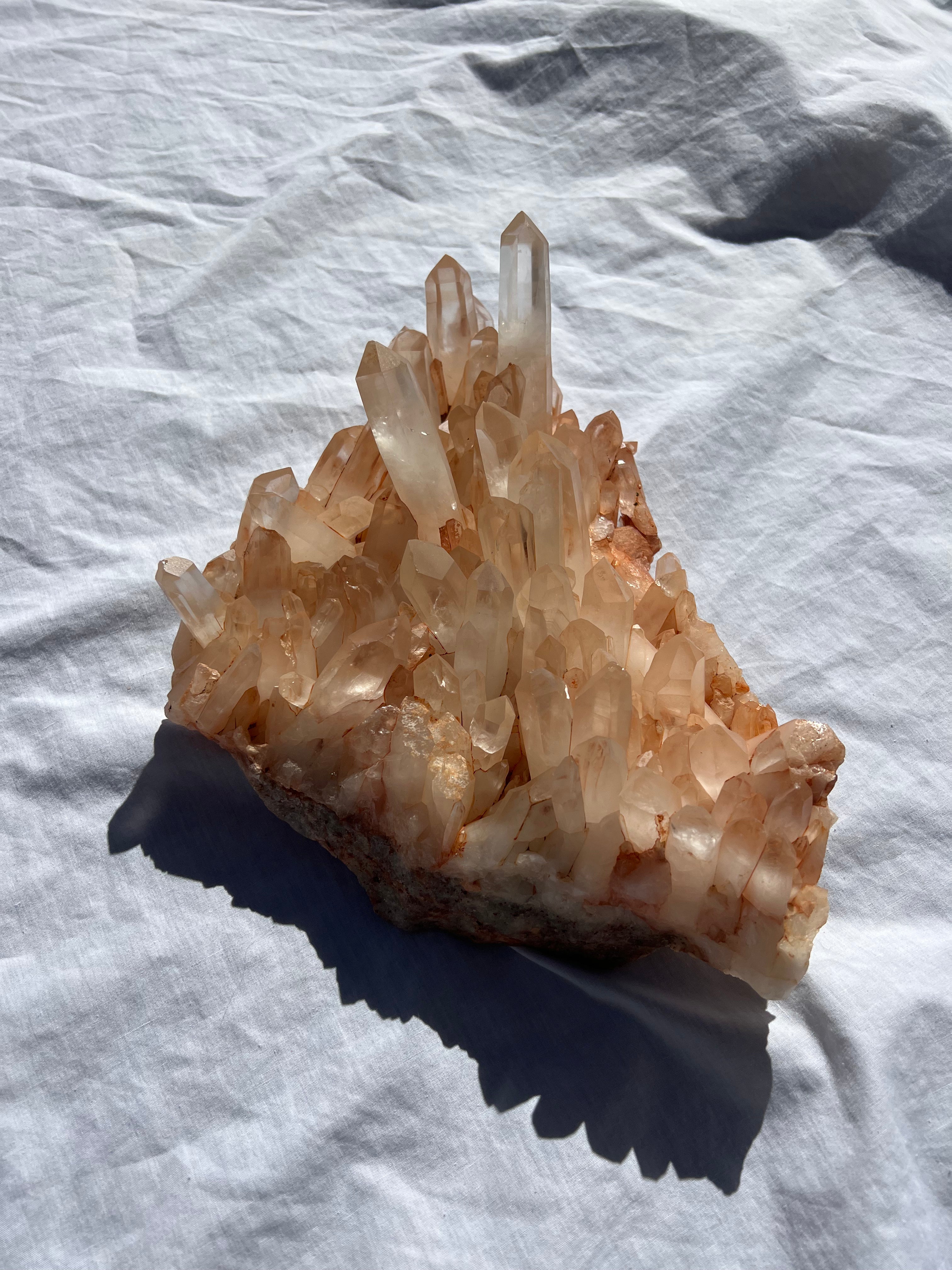 Clusters, Geodes & Freeforms – Essential Clarity